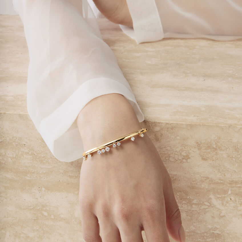 Barre Floating Diamond Bangle | Hearts On Fire