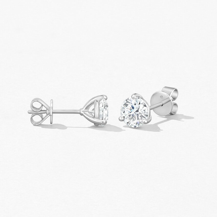 Three-Prong Stud Earrings | Hearts On Fire