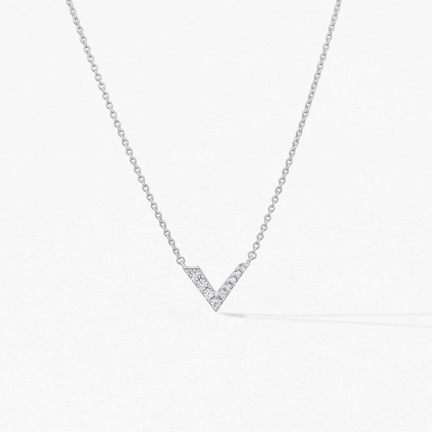 Charmed V Pendant | Hearts On Fire